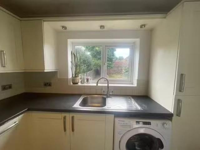 Rental! 5 bedroom house for rent in 5 bedroom Semi Detached Ho.
