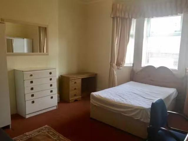 Charming 5 bedroom house for rent in Student Five Bedroom Hous.