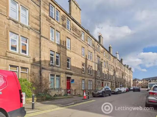 Cozy 5 BR Property to rent in Roseburn Place, Roseburn, Edinbu.