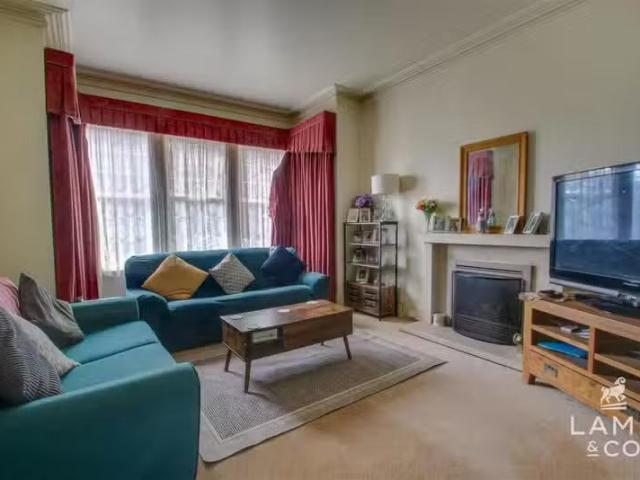 Cheap 6 bedroom detached house for rent in St. Johns Road, Cla.