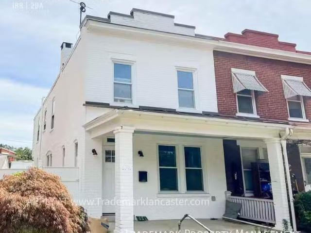 Nicely Updated West End Town Home 621 S West End Ave