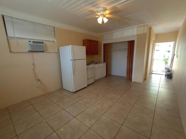Nicely Updated Studio apartment in quite neighborhood