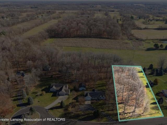 Nicholas Ln, Charlotte, MI 48813