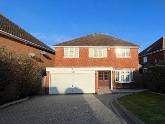 Nicholas Road, Borehamwood, WD6 3JY, United Kingdom | 5 bed house for rent #138850110 | Rentberry