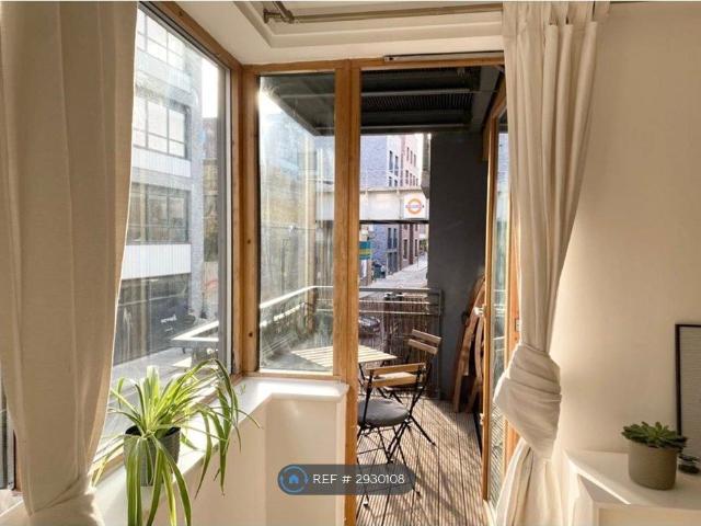 Nichols Court, London E2, 1 bed flat to rent, £2,350 pcm | PrimeLocation