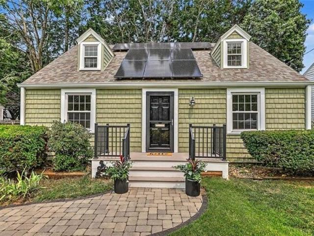 Nichols Rd, North Kingstown, Home For Sale