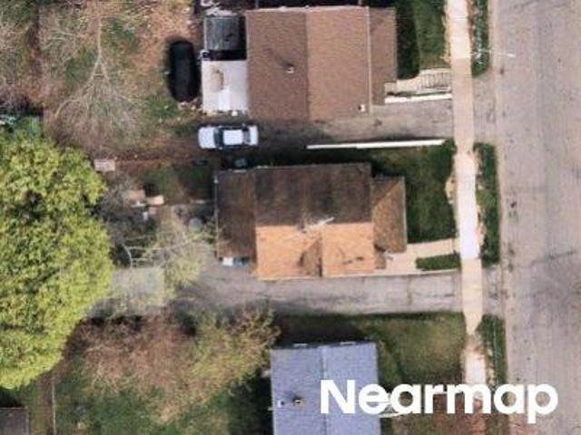 Nichols St