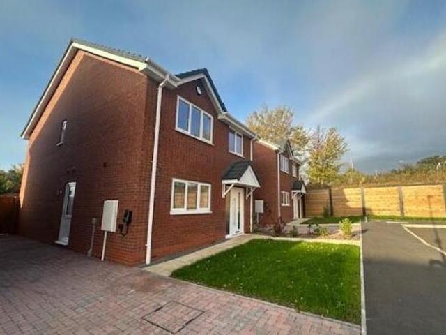 Nicholson Court, KIDDERMINSTER, DY10 4 bed property to rent £1,745 pcm £403 pw