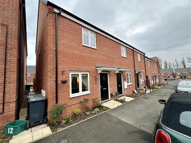 Nicholson Close, Redhill NG5, 2 bed end terrace house to rent, £995 pcm | PrimeLocation