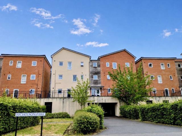 Nicholson Park, Bracknell RG12, 2 bed flat to rent, £1,450 pcm | PrimeLocation