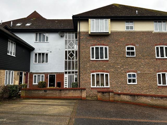 Nicholsons Grove, Colchester CO1, 1 bed flat to rent, £845 pcm | PrimeLocation