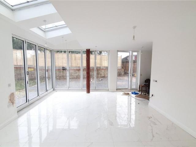 Nicola Close, Harrow, Middlesex, HA3 2 bed apartment to rent £2,100 pcm £485 pw
