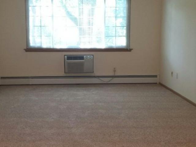 Nicolet Apartment Homes in Green Bay, WI 2 Bedroom Apartment for Rent at 221 Huth St, Green Bay, WI 54302