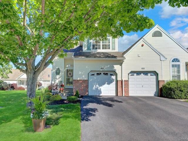 Nicole Dr, Port Jefferson Station, Condo For Sale