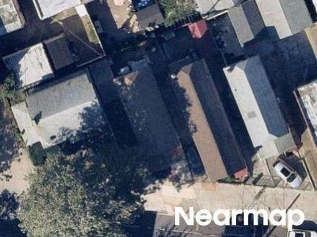 Nicolls Ave