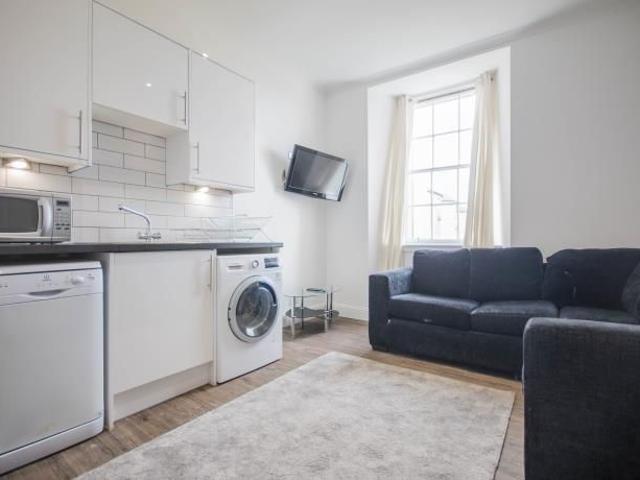 Nicolson Street, Edinburgh EH8, 4 bed flat to rent, £2,996 pcm | PrimeLocation