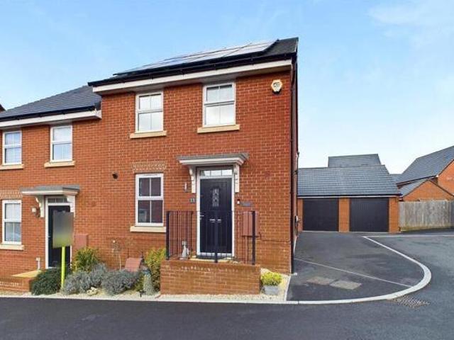 Nightingale Close, Hardwicke, 3 Bedroom Semi detached
