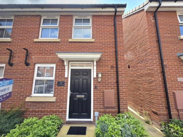 Nightingale Close, Hardwicke 2 bed semi detached house to rent £1,395 pcm £322 pw