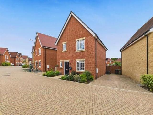 Nightingale Drive, Halstead, 3 Bedroom Detached