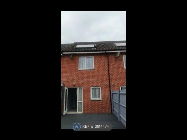 Nightingale Grove, Basildon SS14, 2 bed terraced house to rent, £1,500 pcm | PrimeLocation