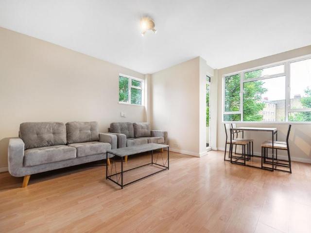 Nightingale Lane, Nightingale. 2 bed flat to rent £2,400 pcm £554 pw