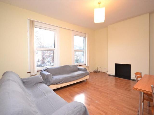 Nightingale Road, Bounds Green. 2 bed apartment to rent £1,750 pcm £404 pw