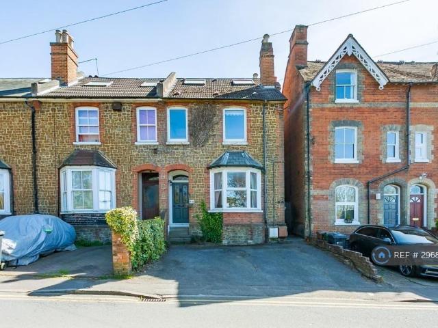 Nightingale Road, Guildford, GU1 2 bed flat to rent £1,900 pcm £438 pw