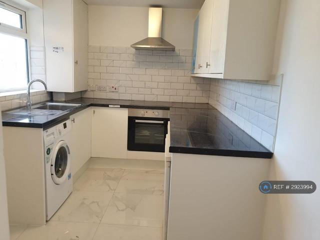 Nightingale Road, London, N22 1 bed flat to rent £1,750 pcm £404 pw