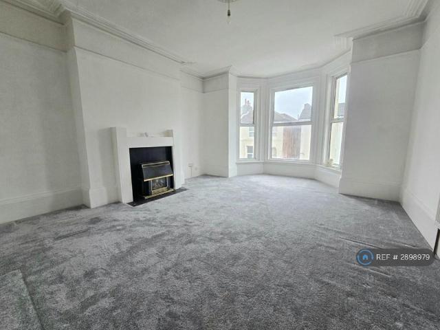 Nightingale Road, Southsea, PO5 2 bed flat to rent £1,025 pcm £237 pw