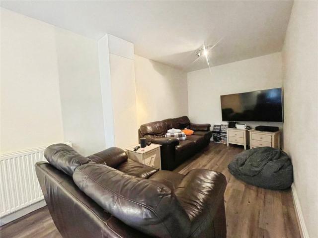 Nightingale Shott, Egham, Surrey, TW20 9SU