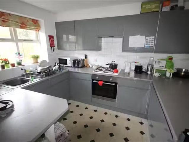 Nightingale Shott, Egham, Surrey, TW20 9SU