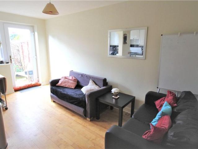 Nightingale Shott, Egham, Surrey, TW20 9SX