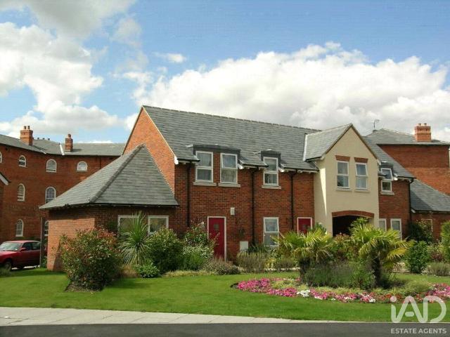 Nightingales, Bishops Stortford Herts CM23, 2 bed flat to rent, £1,475 pcm | PrimeLocation