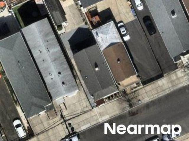 Niles St