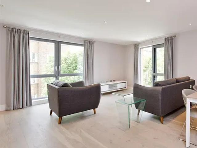 Nisbets Catering Equipment, 180 Goldhawk Road, London, W12 8EP, United Kingdom | 2 bed apartment for rent #167490964 | Rentberry