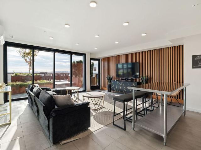 Niwa Apartments | Modern City Living in Queen Anne | Furnished Units & Move in Specials! 2 Bedroom Apartment for Rent at 513 1st Ave N, Seattle, WA 98109 Lower Queen Anne