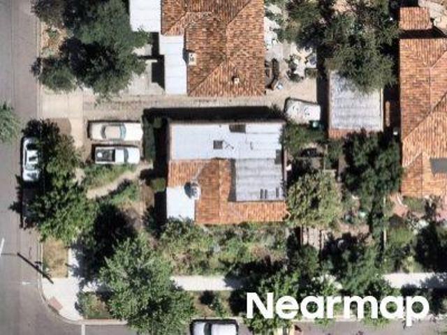 Nixon Ave