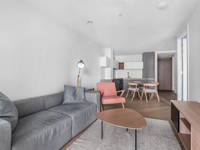 No.4, Upper Riverside, Cutter Lane. 1 bed apartment to rent £2,450 pcm £565 pw