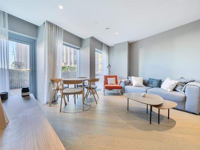 No.4, Upper Riverside, Cutter Lane. 2 bed apartment to rent £3,100 pcm £715 pw