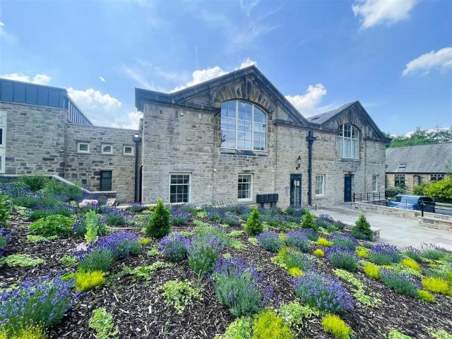 No.1 Old Bradfield Waterworks. 4 bed mews to rent £2,150 pcm £496 pw