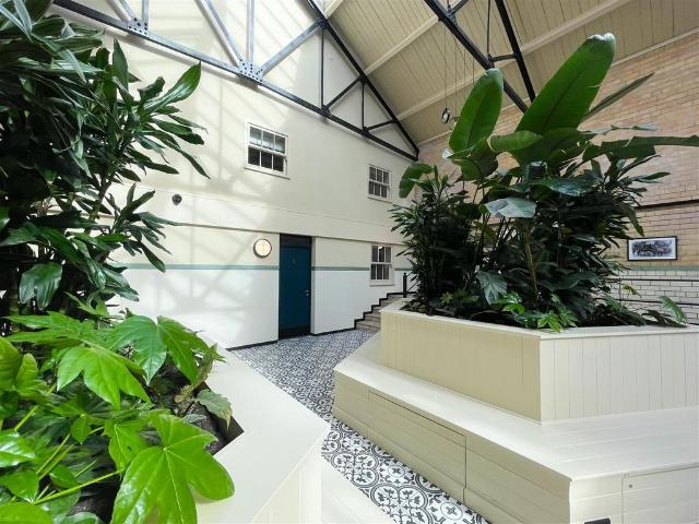 No.1 Old Bradfield Waterworks. 4 bed mews to rent £2,150 pcm £496 pw