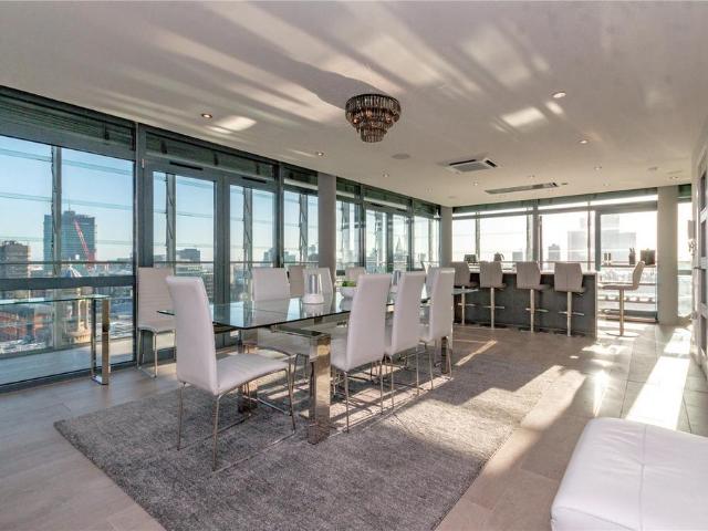 No. 1 Deansgate, Manchester, M3 4 bed penthouse to rent £12,500 pcm £2,885 pw
