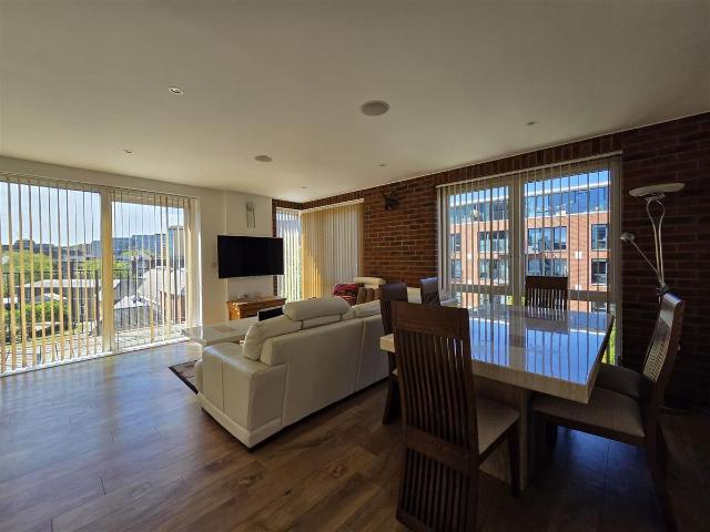 No 1 Street, London SE18, 3 bed flat to rent, £3,000 pcm | PrimeLocation