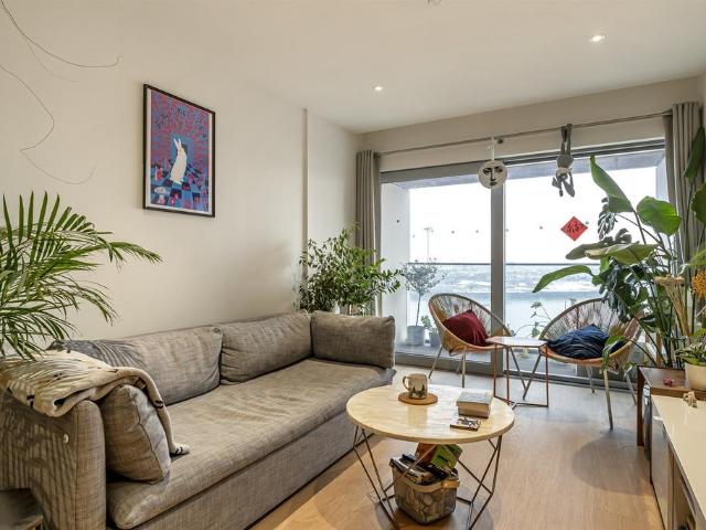 No.1, Upper Riverside, Cutter Lane. 1 bed apartment to rent £2,600 pcm £600 pw