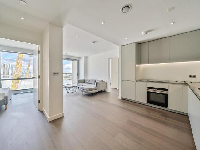 No.1, Upper Riverside, Cutter Lane. 2 bed apartment to rent £3,100 pcm £715 pw