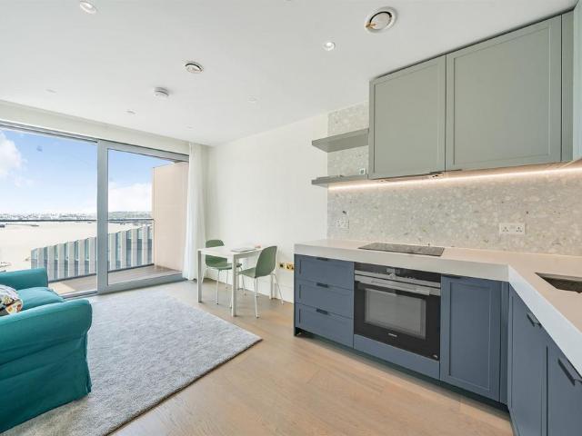No.3, Upper Riverside, Cutter Lane. 1 bed apartment to rent £2,450 pcm £565 pw