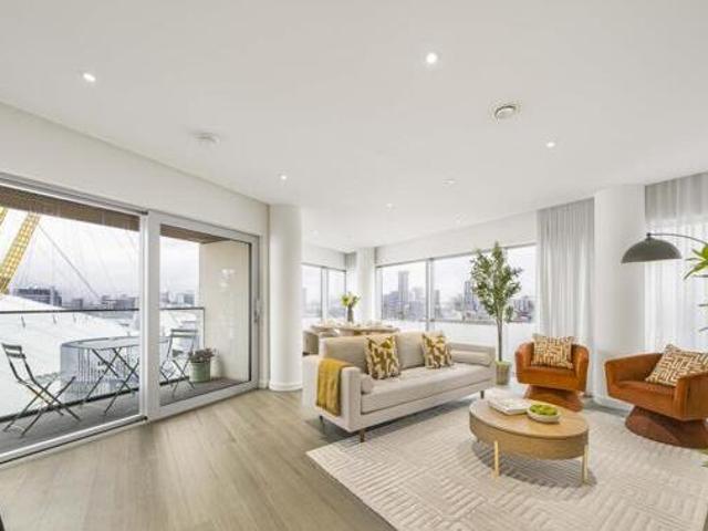 No. Upper Riverside, Cutter Lane, 3 Bedroom Flat