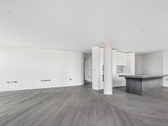 No. Upper Riverside, Cutter Lane, 3 Bedroom Flat
