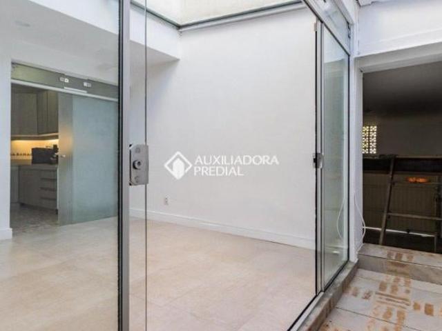 NO BAIRRO HIGIENÓPOLIS VENDE SE APARTAMENTO GARDEN TÉRREO DIFERENCIADO IMPECÁVEL, AMPLO COM AC