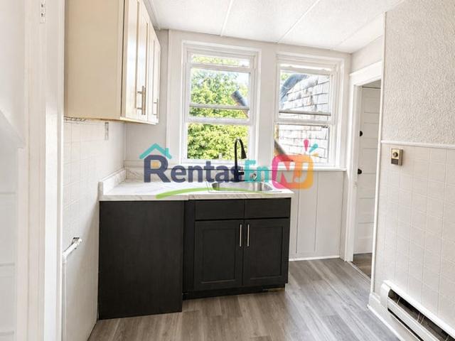 No Broker Fee_Beautiful 1 Bedroom Apartment_Bright